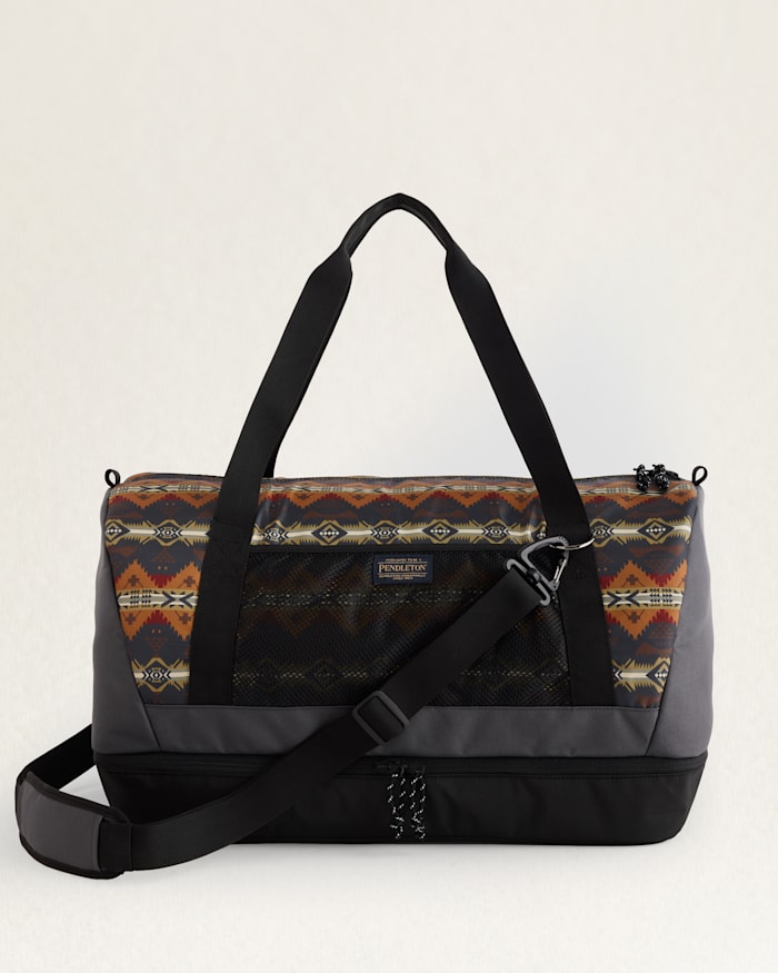 Weekender and duffel bags ready for the gym or for travel | Pendleton